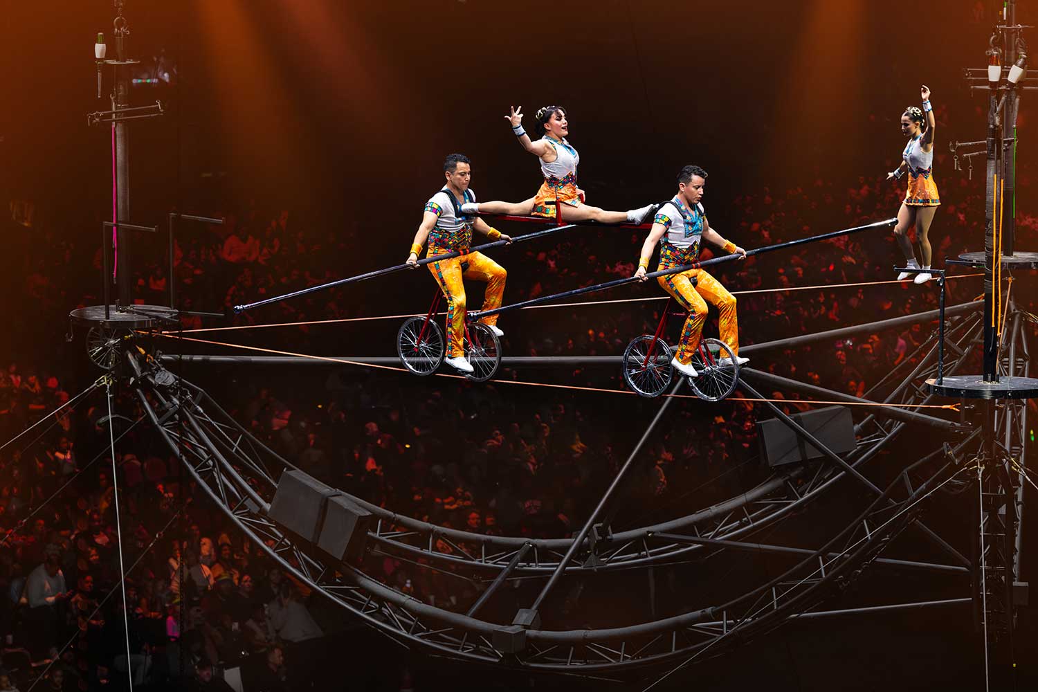 How The Triangular High Wire is Built! | Behind The Scenes | Ringling ...